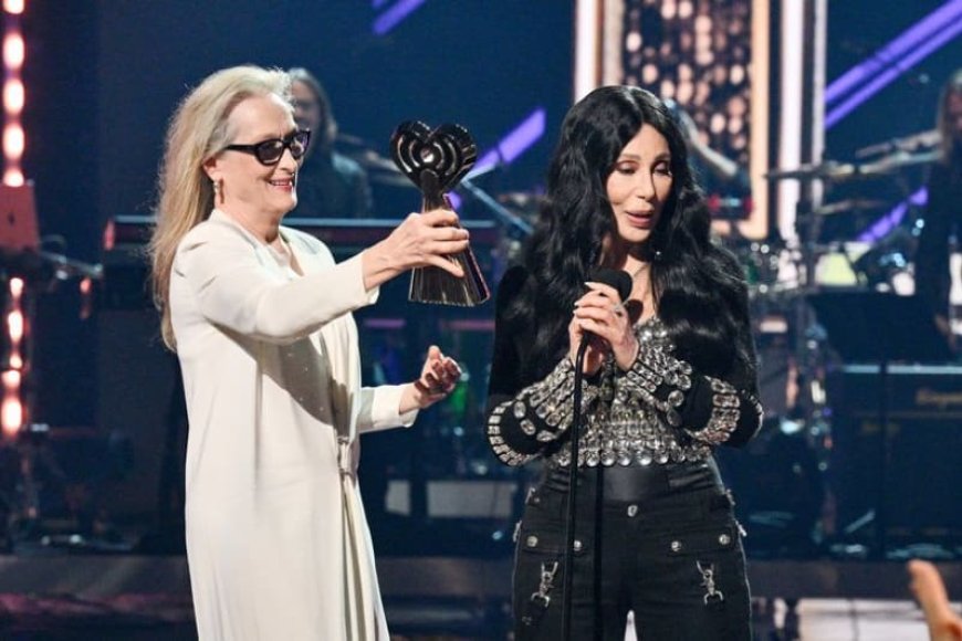 Cher and Meryl Streep reunite after 40 years and wear matching outfits ...